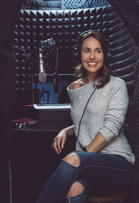 Kristen Simoes | female voice over on-camera actor, reporter